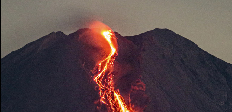 Alle Hawaii un vulcano è tornato ad eruttare dopo 38 anni