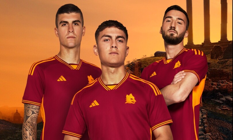 Torna il lupetto sulla maglia della Roma