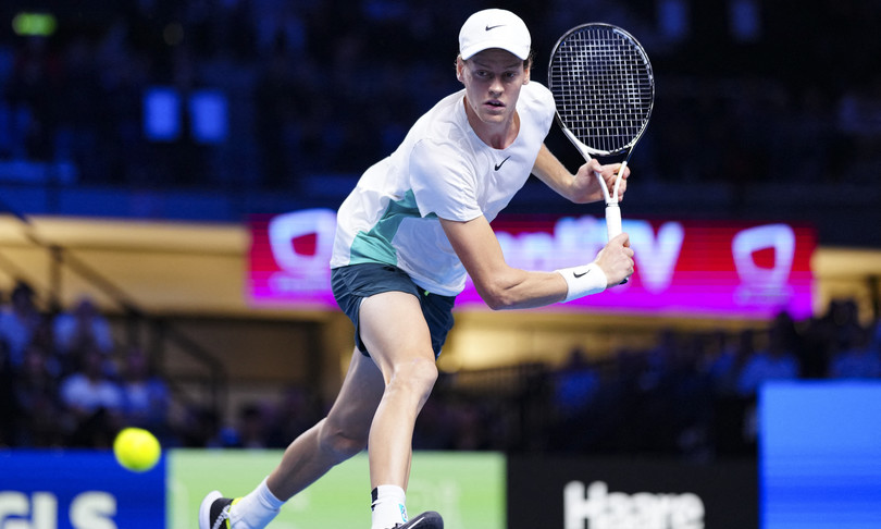 Sinner batte Rublev e vola in finale a Vienna